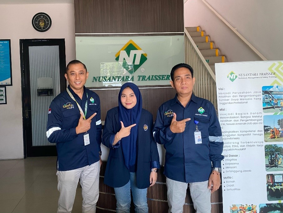 Eksplorasi Pengalaman Digital Marketing dengan Pembuatan Konten Instagram dan Tiktok melalui ...